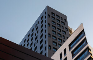 Explore 7 Ceramic Cladding Systems for Modern Architecture